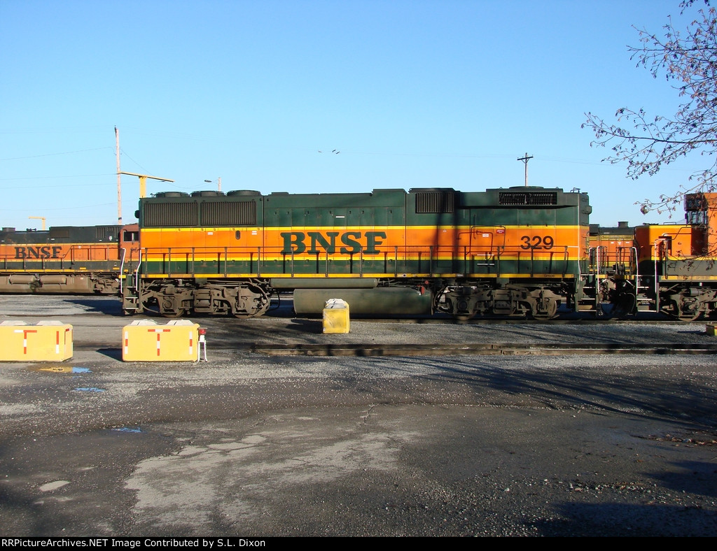 BNSF 329